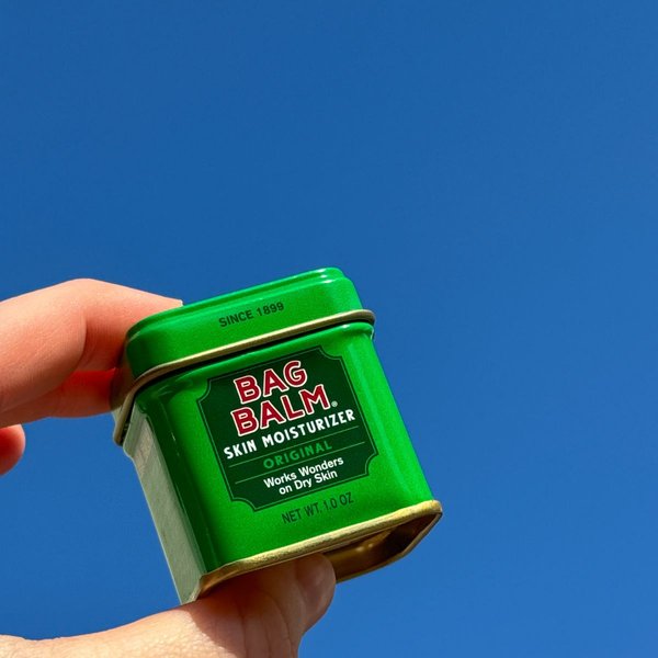 BAG BALM PET Nose, Paw & Hot Spot Moisturizer, 1-fl oz, Tin - Chewy.com