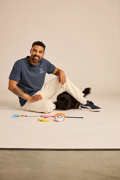 LIFE IS GOOD Men's Hiker with Sunbeams in the Woods Short Sleeve ...