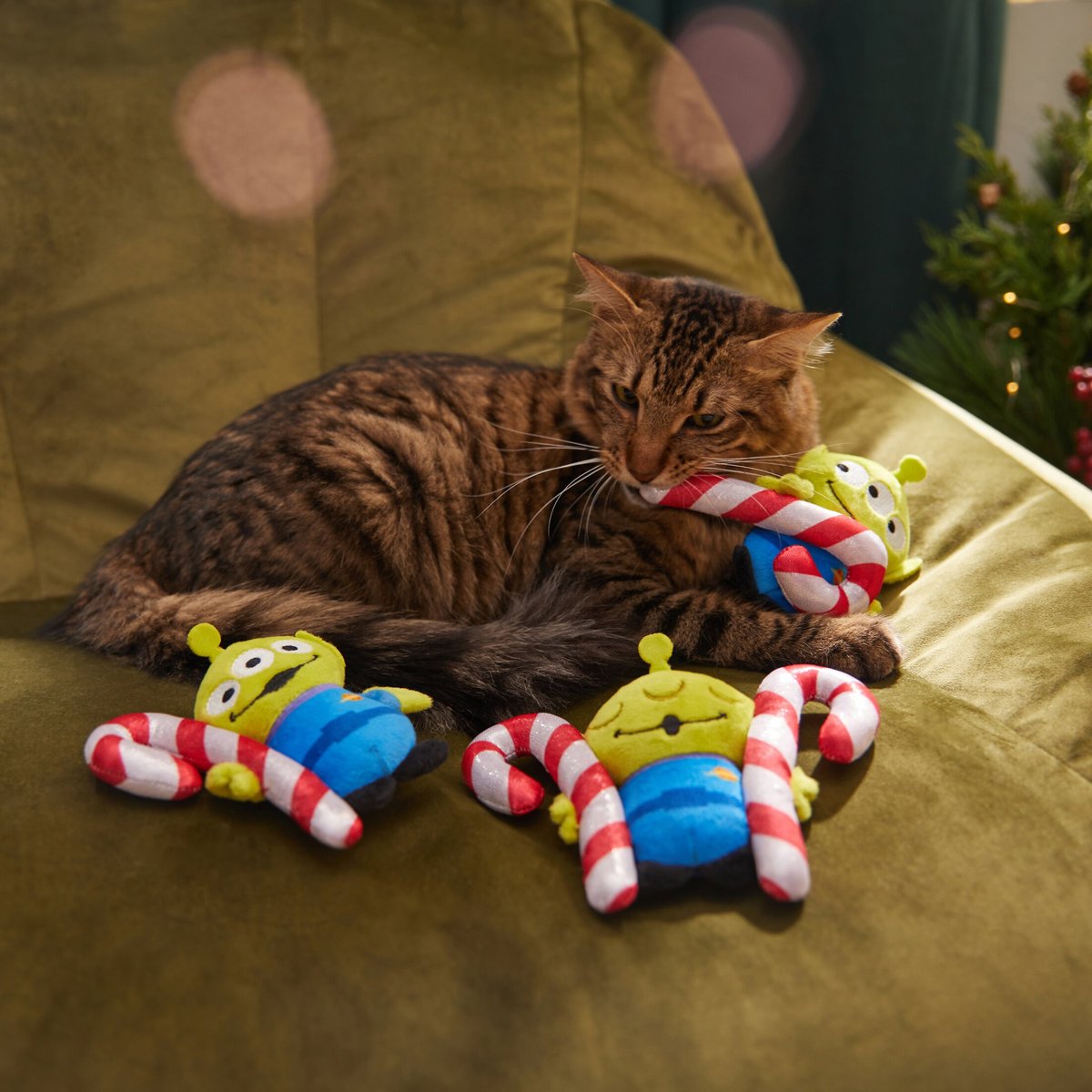 Discontinued - PIXAR Holiday Aliens Plush Cat Toy with Catnip, 3 count ...