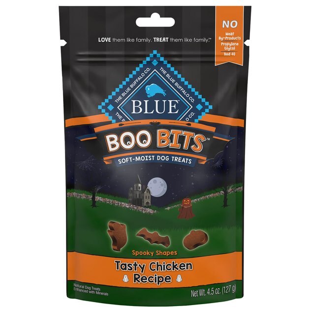 BLUE BUFFALO Boo Bits Tasty Chicken Recipe Dog Treats, 4.5-oz bag ...