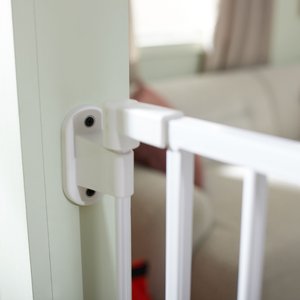 10 Best Hardware Mounted Dog Gates 2024: According to Reviews | Chewy