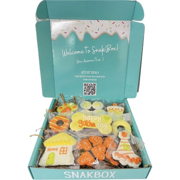 SNAKS 5TH AVENCHEW Happy Gotcha Day Box Dog Treats - Chewy.com